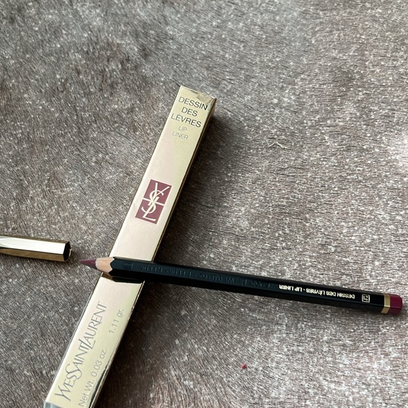 Yves Saint Laurent | Makeup | Ysl Dessin Des Levres Lip Liner 2 Carmin ...